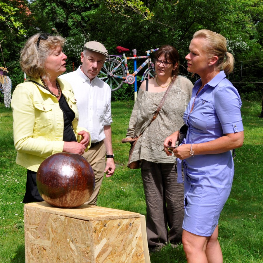 Außenminister Sigmar Gabriel und SPD Landtagskandidatin Dunja Kreiser ...